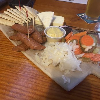 PINTS BARN - Updated August 2024 - 49 Photos & 80 Reviews - 114 E St SW ...