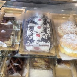 EDELWEISS EUROPEAN BAKERY - Updated July 2025 - 194 Photos & 115 ...
