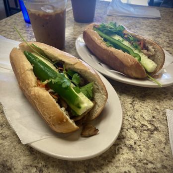 PHO 71 - Updated December 2025 - 104 Photos & 147 Reviews - 1001 N Elm ...