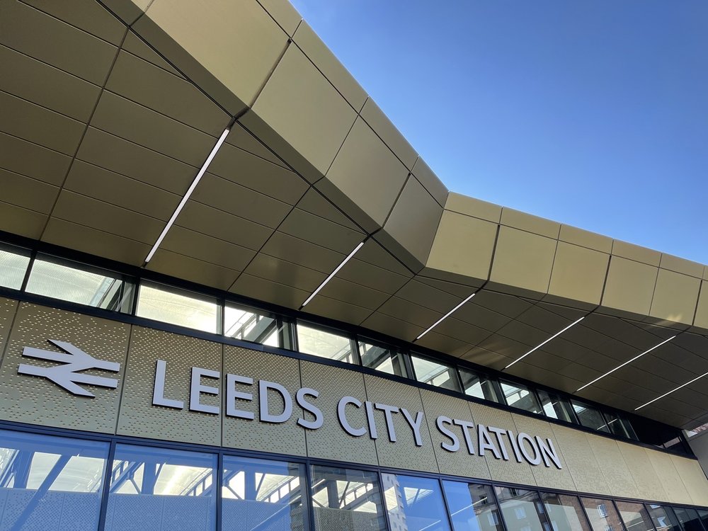 LEEDS RAILWAY STATION - 30 Photos & 37 Reviews - Aire Street, Leeds ...