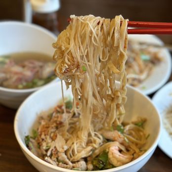 PHNOM PENH NOODLE SHACK - Updated July 2024 - 2804 Photos & 1456 ...