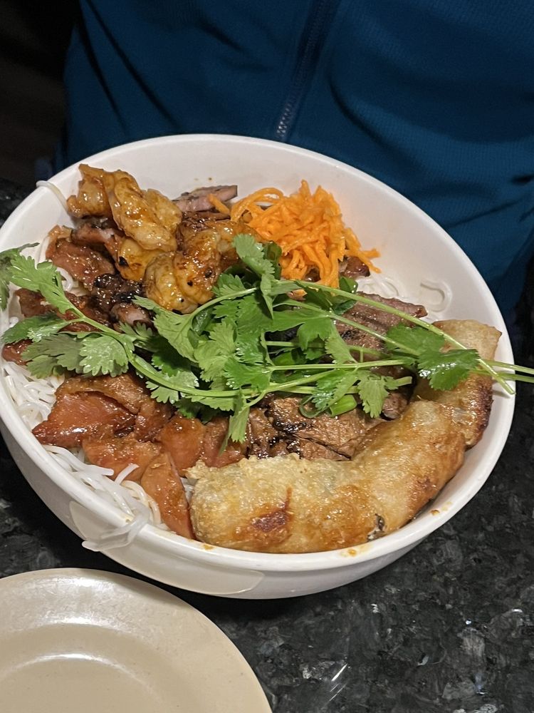 PHO 555 - 100 Photos & 171 Reviews - 1098 S Federal Blvd, Denver ...