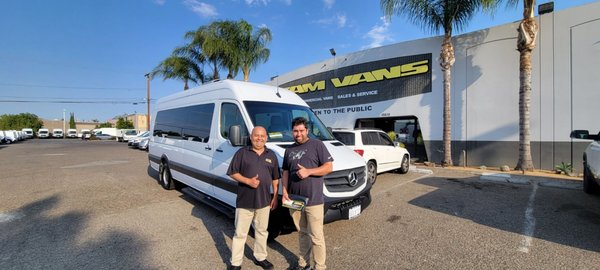 FAM VANS - Updated June 2025 - 384 Photos & 282 Reviews - 10870 Kalama ...
