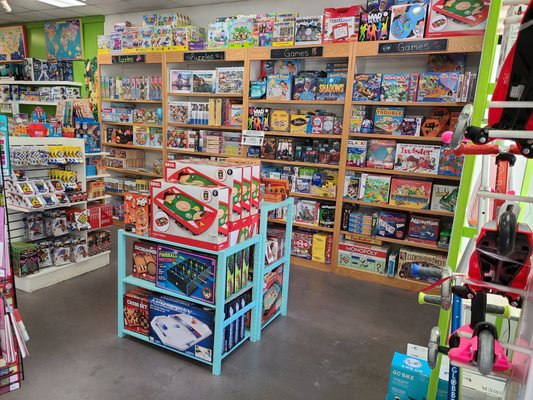 BRAINYZOO TOYS - FOLSOM PREMIUM OUTLETS - Updated December 2024 - 38 ...