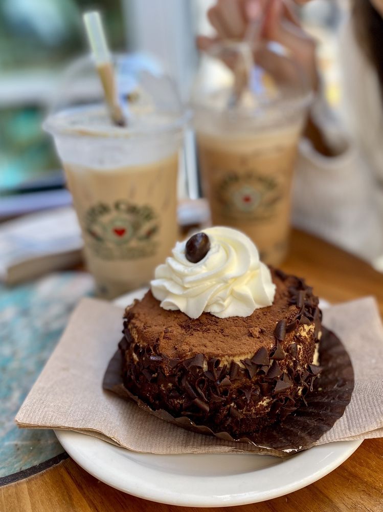 URTH CAFE - Updated November 2025 - 320 Photos & 190 Reviews - 100 ...