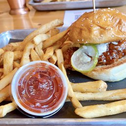 CHOMP KITCHEN AND DRINKS - Updated June 2025 - 334 Photos & 251 Reviews ...