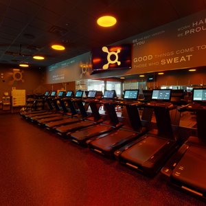CRUNCH FITNESS - FARMINGTON HILLS - 45 Photos & 24 Reviews - 24900 ...