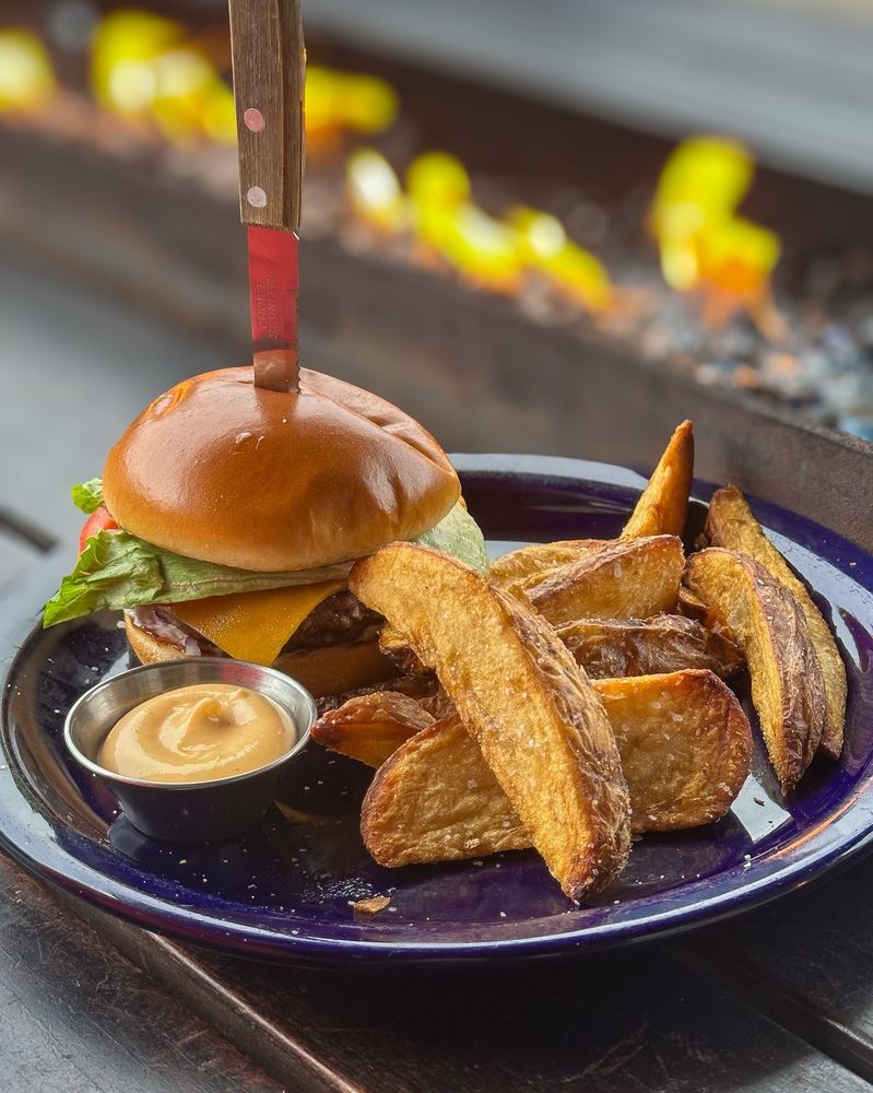 THE COMMONWEALTH - Updated December 2025 - 261 Photos & 342 Reviews ...