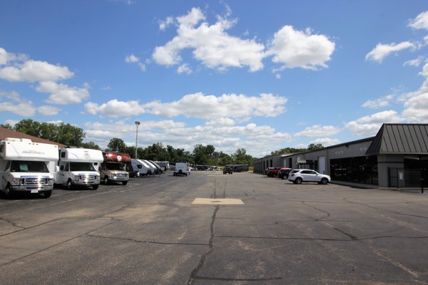 MIDWAY RV CENTER - Updated October 2025 - 52 Photos & 17 Reviews - 5590 ...