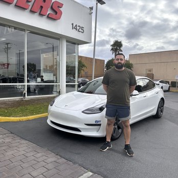 CALIFORNIA BEEMERS TESLERS - Updated June 2025 - 615 Photos & 1299 ...