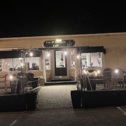 FOX & MONOCLE CAFE - Updated December 2025 - 16 Photos - 2300 Canoe Cove Rd, North Saanich ...
