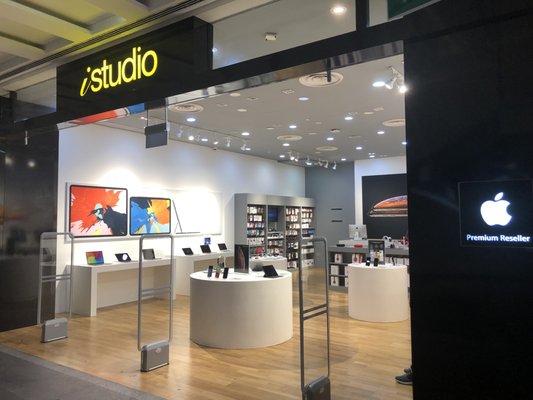 ISTUDIO - Updated September 2025 - 50 Jurong Gateway Rd, Singapore ...