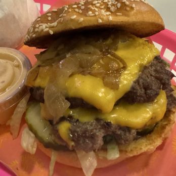 MAIN BURGER - Updated January 2026 - 193 Photos & 135 Reviews - 161 W ...