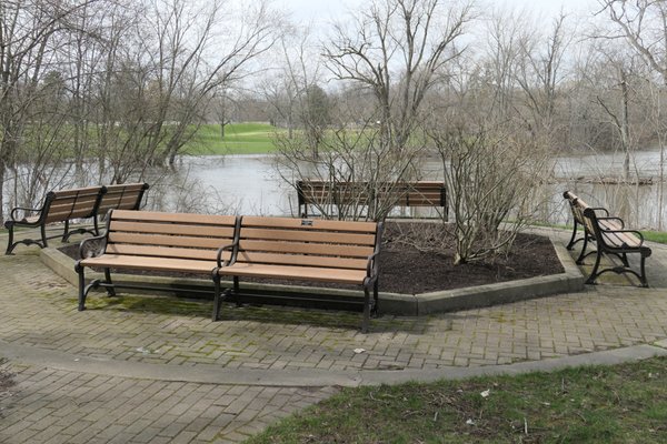 SPRING LAKE PARK - Updated August 2025 - 12 Photos - 49 Oxford Dr ...