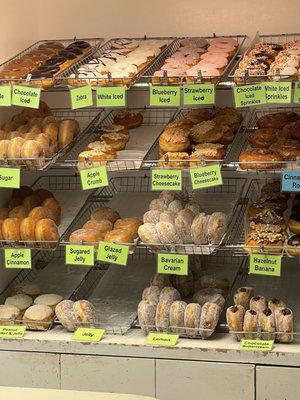 TRACKSIDE DONUTS - Updated November 2025 - 269 Reviews & 198 Photos ...