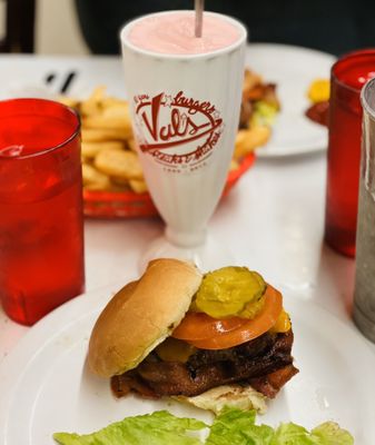 VAL’S BURGERS - 1051 Photos & 2228 Reviews - 2115 Kelly St, Hayward ...