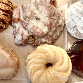 DEVIANT DONUTS - Updated September 2024 - 488 Photos & 196 Reviews - 27 ...