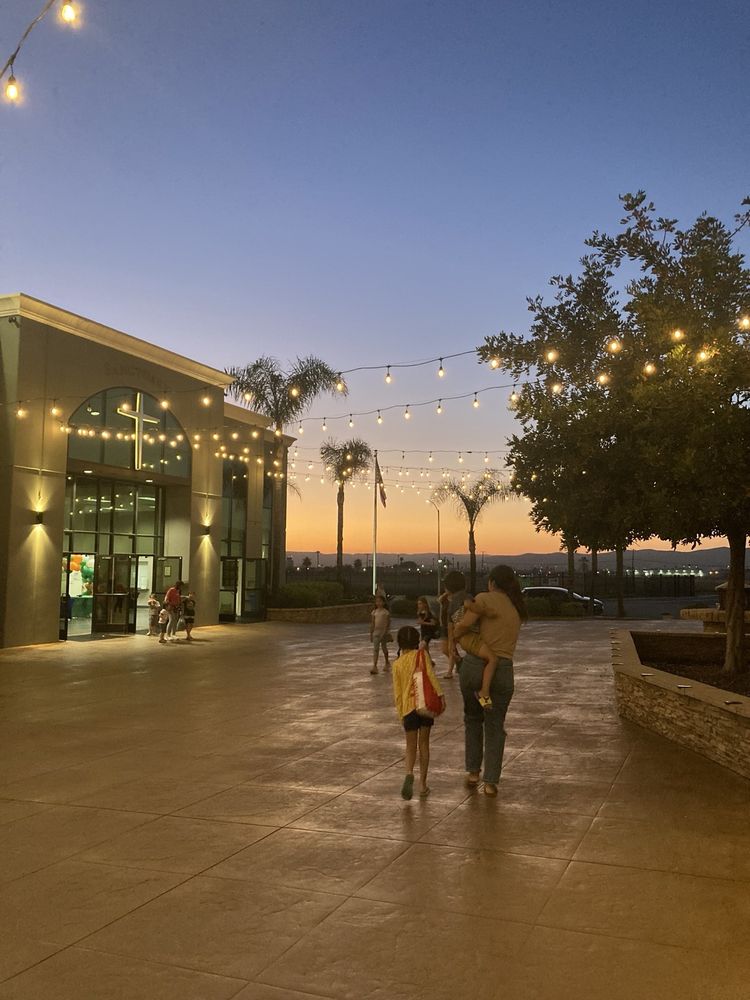 FOOTHILLS CHRISTIAN CHURCH - Updated August 2025 - 94 Photos & 39 ...