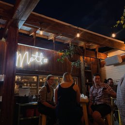 MOTT ST - Updated August 2025 - 2094 Photos & 1105 Reviews - 1401 N ...