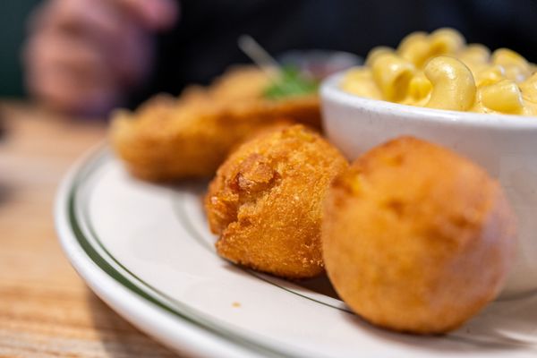 FIXINS SOUL KITCHEN - Updated November 2024 - 4372 Photos & 2996 ...