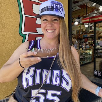 HOTLIX - Updated July 2025 - 275 Photos & 145 Reviews - 179 Pomeroy Ave ...