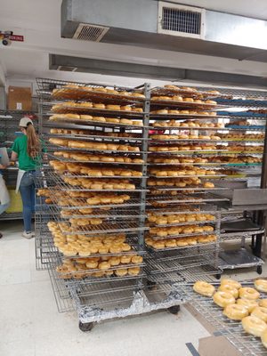KRUMPE’S DO-NUT SHOP - 97 Photos & 232 Reviews - 912 Maryland Ave ...