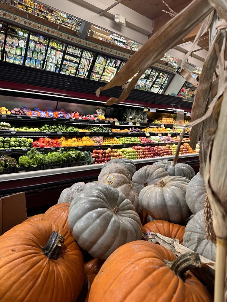 MOLSBERRY MARKET - Updated December 2025 - 47 Photos & 153 Reviews ...