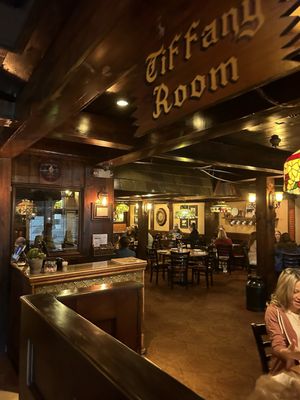 MAGGIE’S TOWN TAVERN - Updated September 2025 - 230 Photos & 270 ...