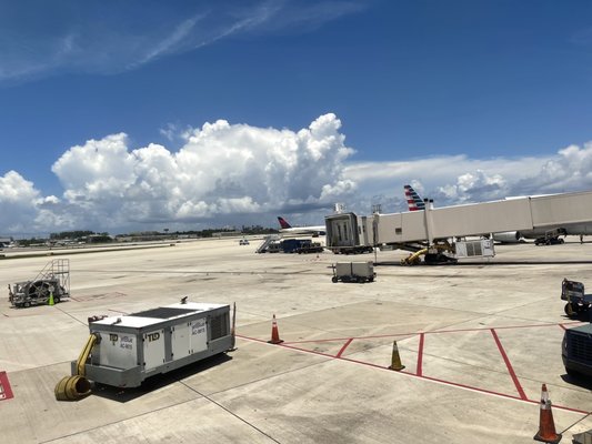 AMERICAN AIRLINES - Updated 05/2025 - 20 Photos & 39 Reviews - 100 ...