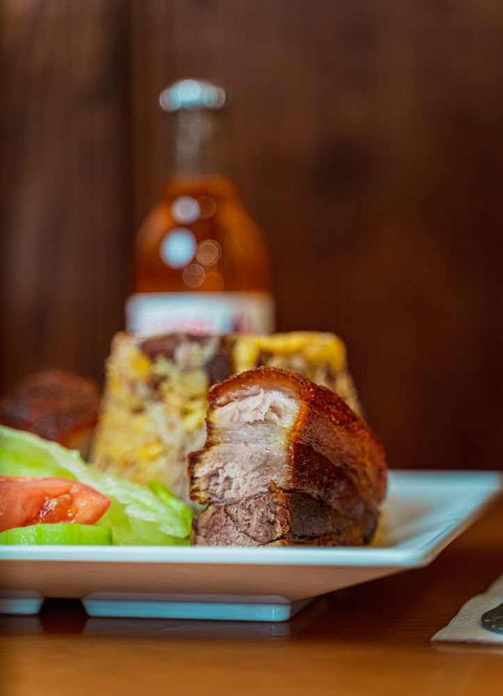 EL BOHIO TROPICAL SQUARE RESTAURANT - Updated November 2025 - 80 ...