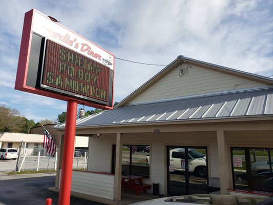 CHARLIE’S DINER - 112 Photos & 71 Reviews - 8929 Philips Hwy ...