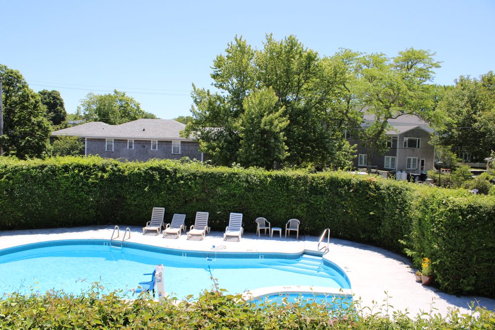 EDGARTOWN COMMONS - Updated October 2025 - 20 Photos & 21 Reviews - 20 ...