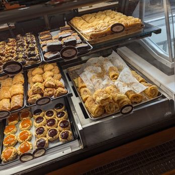 ASTORIA PASTRY SHOP - Updated January 2025 - 733 Photos & 514 Reviews ...
