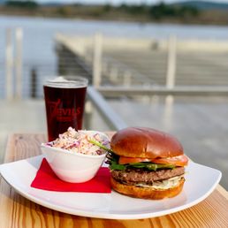 7 DEVILS WATERFRONT ALEHOUSE - Updated July 2024 - 260 Photos & 280 ...