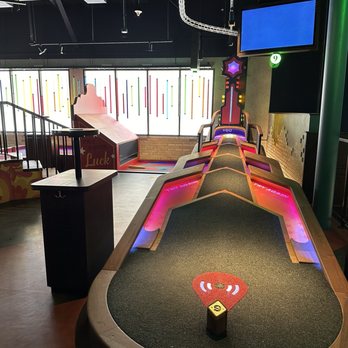 PUTTSHACK - ADDISON - Updated September 2024 - 240 Photos & 120 Reviews ...