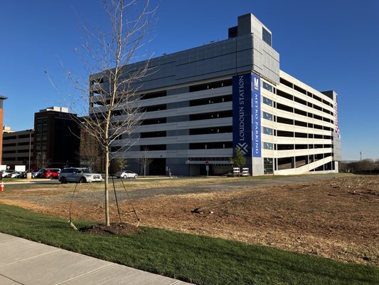 ASHBURN METRO - Updated December 2025 - 28 Photos - 43655 Ashburn Metro ...