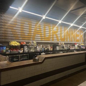 ROADRUNNER - Updated February 2025 - 71 Photos & 73 Reviews - 89 Guest ...