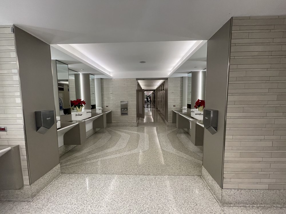 LAGUARDIA AIRPORT TERMINAL B - Updated August 2024 - 767 Photos & 335 ...