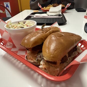 CLUCKIN BUN - 70 Photos & 78 Reviews - 68031 Ramon Rd, Cathedral City ...