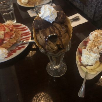 WHITE RABBIT DESSERT EXPERIENCE - Updated May 2024 - 421 Photos & 198 ...