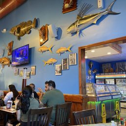 ADRIAN FISH MARKET & RESTAURANT - Updated November 2024 - 398 Photos ...