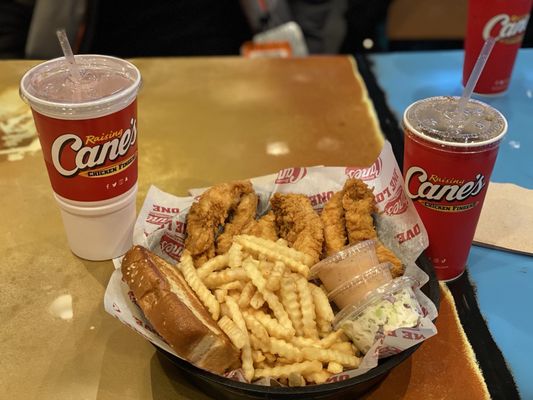 RAISING CANE’S CHICKEN FINGERS - Updated October 2025 - 61 Photos - 27 Reviews - 5250 S 76th St ...