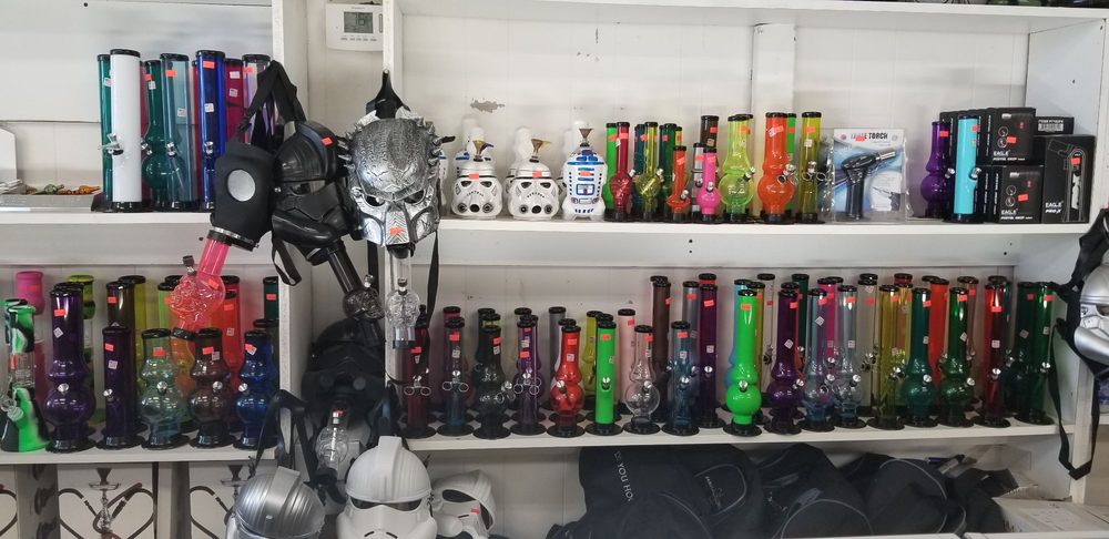 OUTTER LIMITS - Updated December 2025 - 19 Photos - 7902 N MacArthur ...