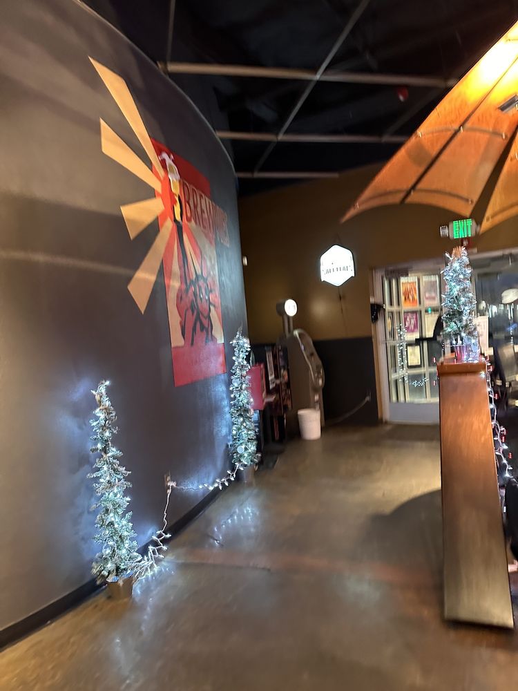 BREWVIES CINEMA PUB - 59 Photos & 299 Reviews - 677 S 200th W, Salt ...