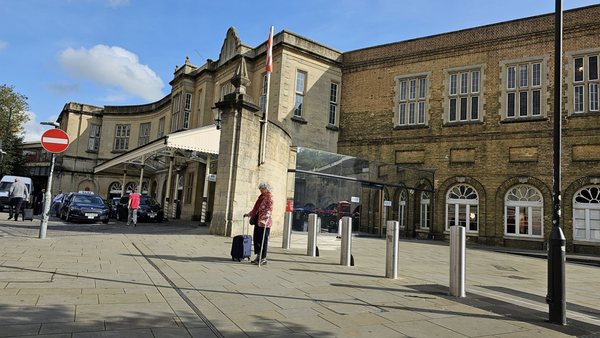 BATH SPA TRAIN STATION - Updated August 2025 - 36 Photos & 25 Reviews ...