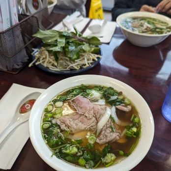 PHO T & L - Updated October 2024 - 95 Photos & 75 Reviews - 18437 E ...