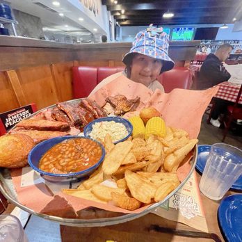 FAMOUS DAVE’S BBQ - Updated January 2025 - 41 Photos & 50 Reviews (3.0 ...