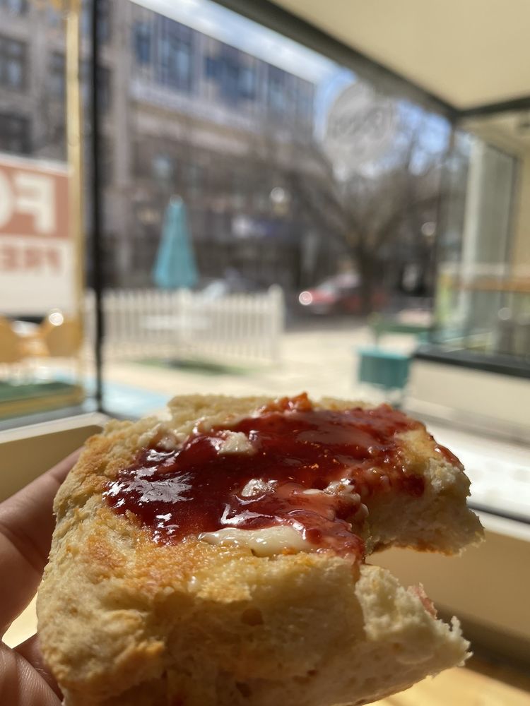 ROOST UNCOMMON KITCHEN - 184 Photos & 219 Reviews - 35 W Market St ...