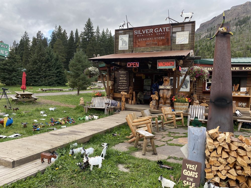 SILVER GATE LODGING - Updated June 2024 - 38 Photos & 22 Reviews - 109 ...