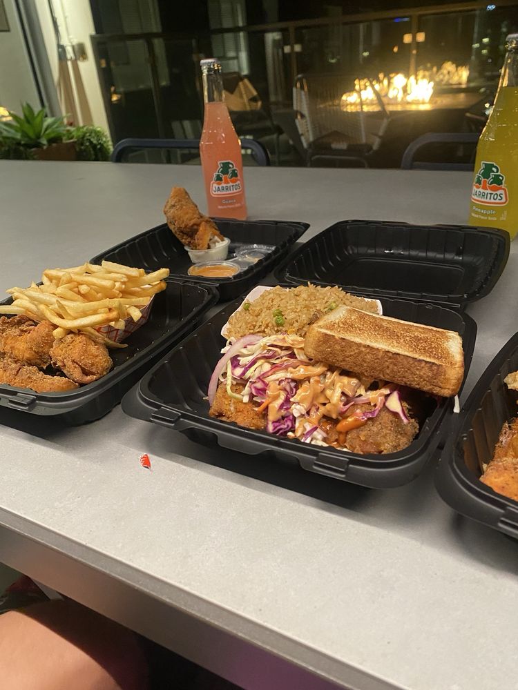 KICKIN CHICKEN - Updated August 2025 - 33 Photos & 20 Reviews - 13650 E ...